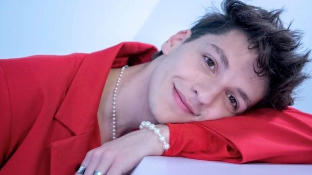 Luigi Strangis, in arrivo il nuovo singolo glam rock Stai bene su tutto