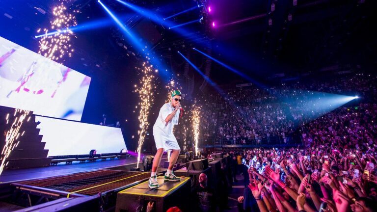 Sfera Ebbasta chiude il Famoso Tour 2022 completamente sold out