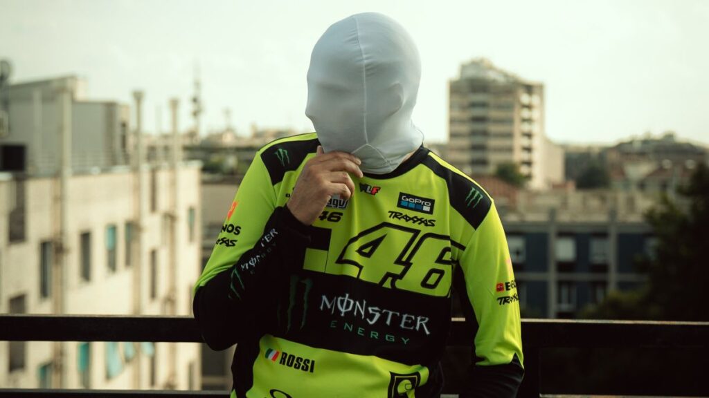 A1, “Dalla Bocca Del Leone”, nuovo singolo del rapper senza volto