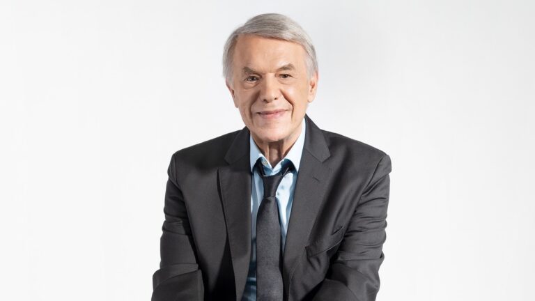 Chi è Salvatore Adamo? La biografia del cantante - imusicfun