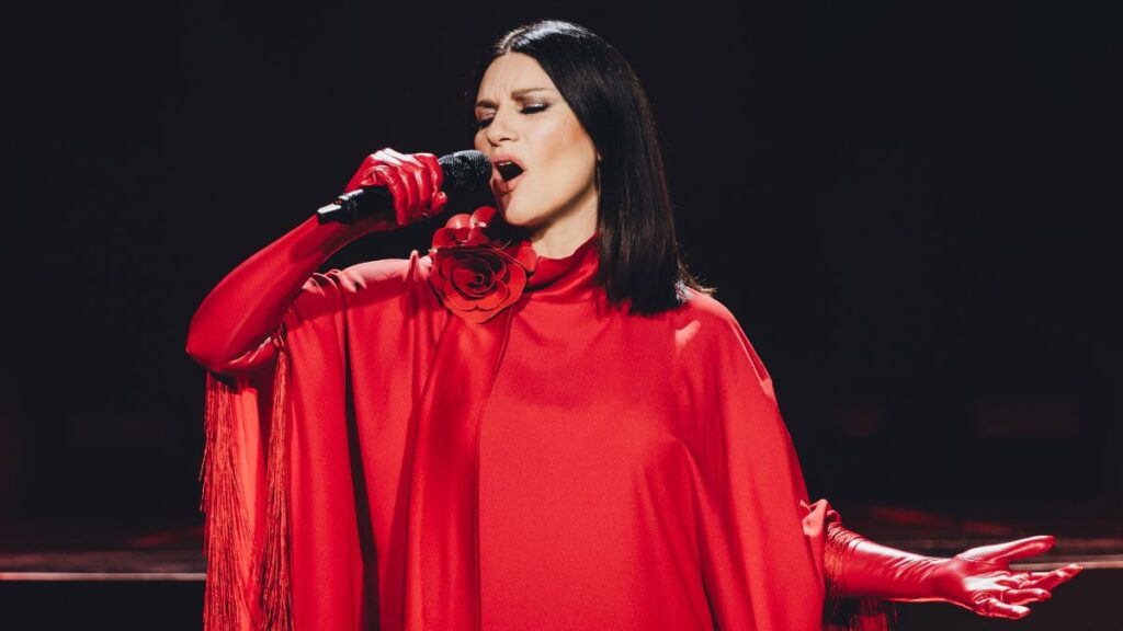 Laura Pausini World Tour Winter 2024, raddoppiano le date di Londra e Milano